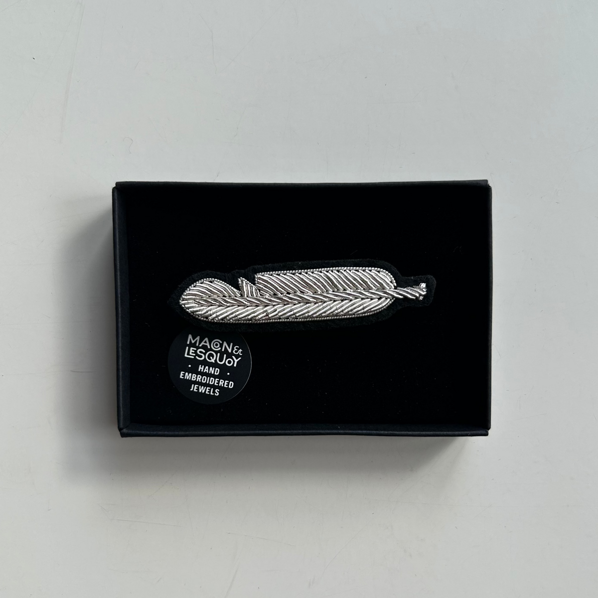 Feather Pin – Dona Forta